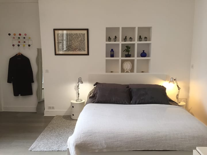 Grand Studio / Suite. 35m² - 2 Rooms - Paris 75004 - Paris