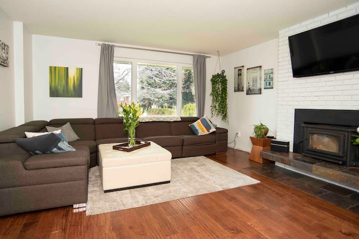 Lower Mission Kelowna. Entire House. 5min To Beach - Kelowna