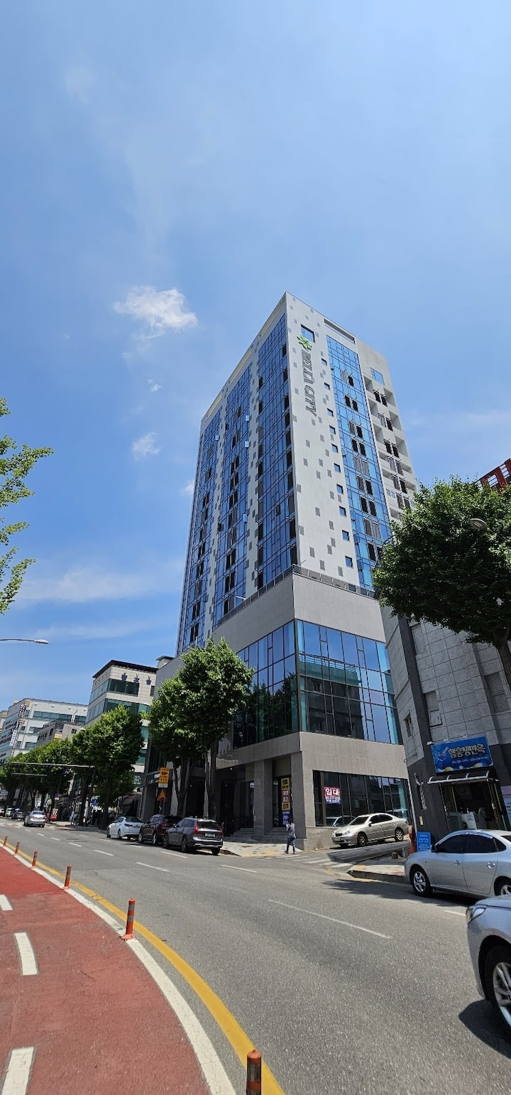 [호텔벨라] 1209호(4인실-복층) 춘천시청 분수대 앞 (세스코방역) - Chuncheon-si