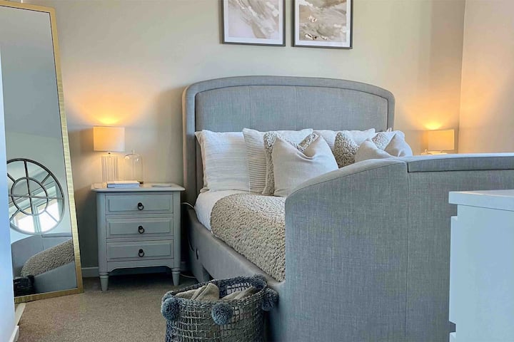 Central, Cosy Home With Large Garden & Parking - Bournemouth