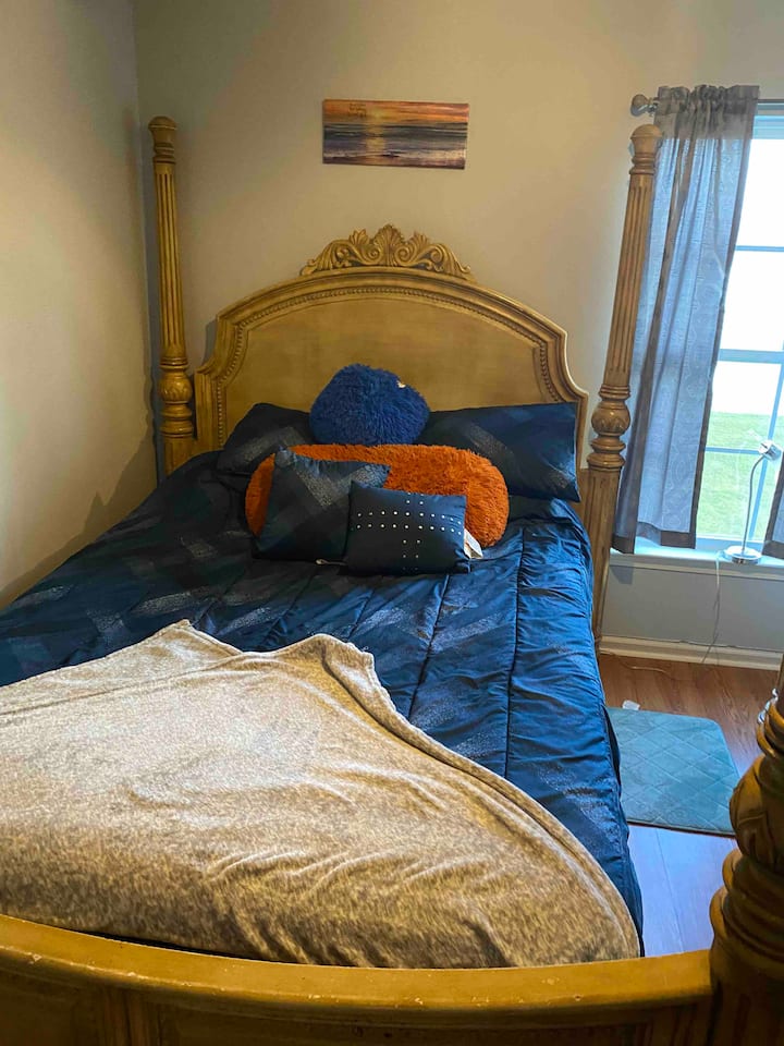 Private Bedroom, One And A Half Shared Bath. - Summerville, SC