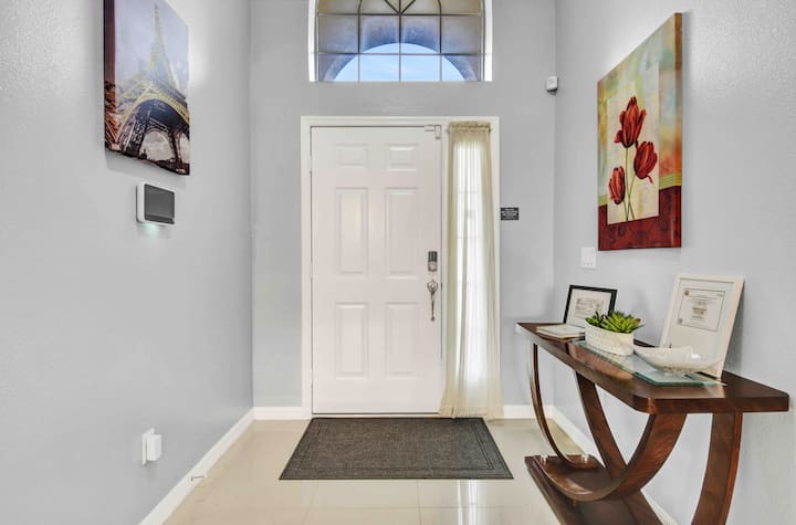 Crystal Cove Villa: Relaxing 4 Bedroom 3 Bath Home - Kissimmee, FL