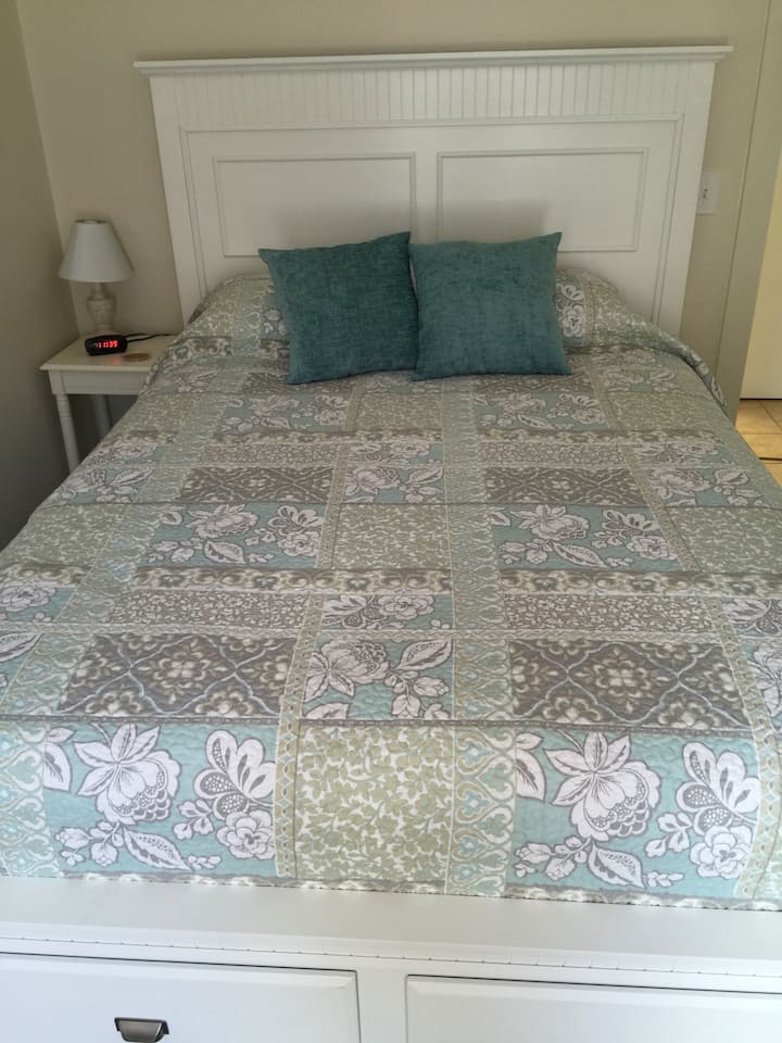 Beach Vacation Unit B - Scarborough, ME