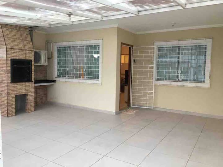 Casa 02 Quartos A 150 Metros Do Mar Com Ar Cond. - Guaratuba