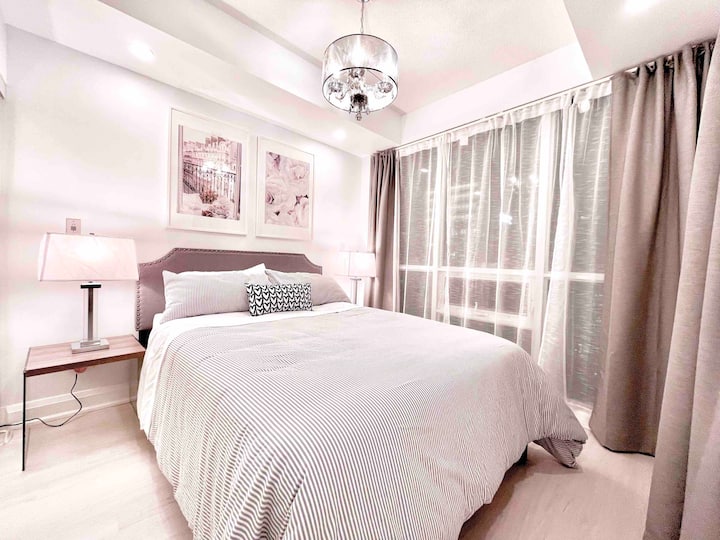 Luxury Heart Of Downtown Toronto Condo - Toronto