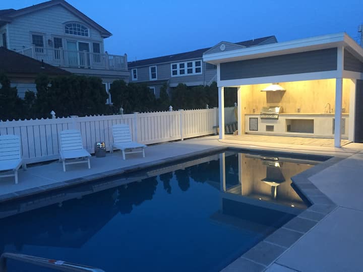 86th Street Stone Harbor - 5th From Beach - Avalon, NJ