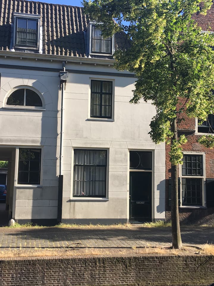 Prachtig 5-kamer Grachtenpand In Centrum Leiden - Leiden