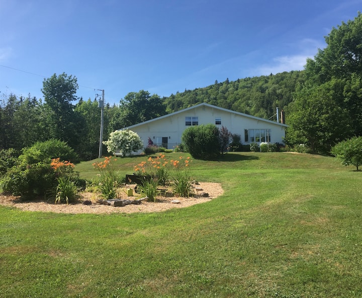Mountainside Country Suites - Upper - Cape Breton Island