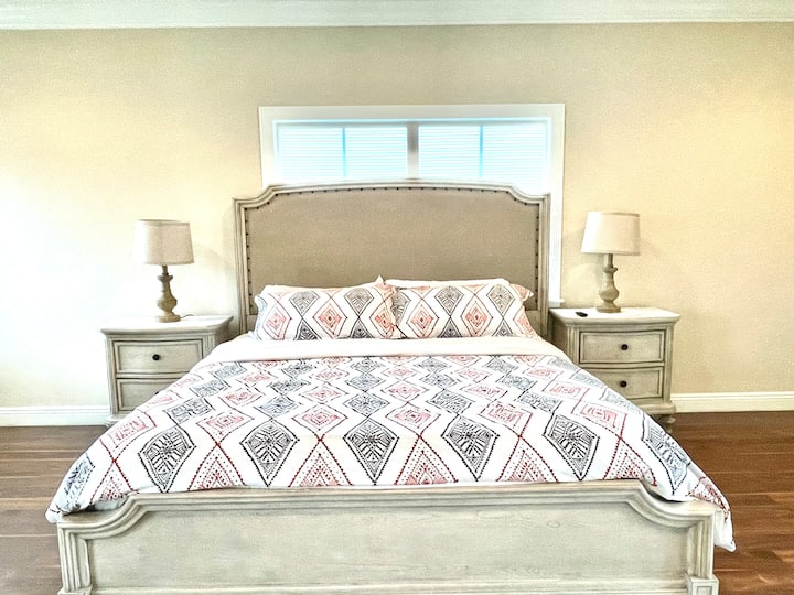 Spacious 3br/3.5ba Home Fit For Foodies In Sgv - San Gabriel, CA