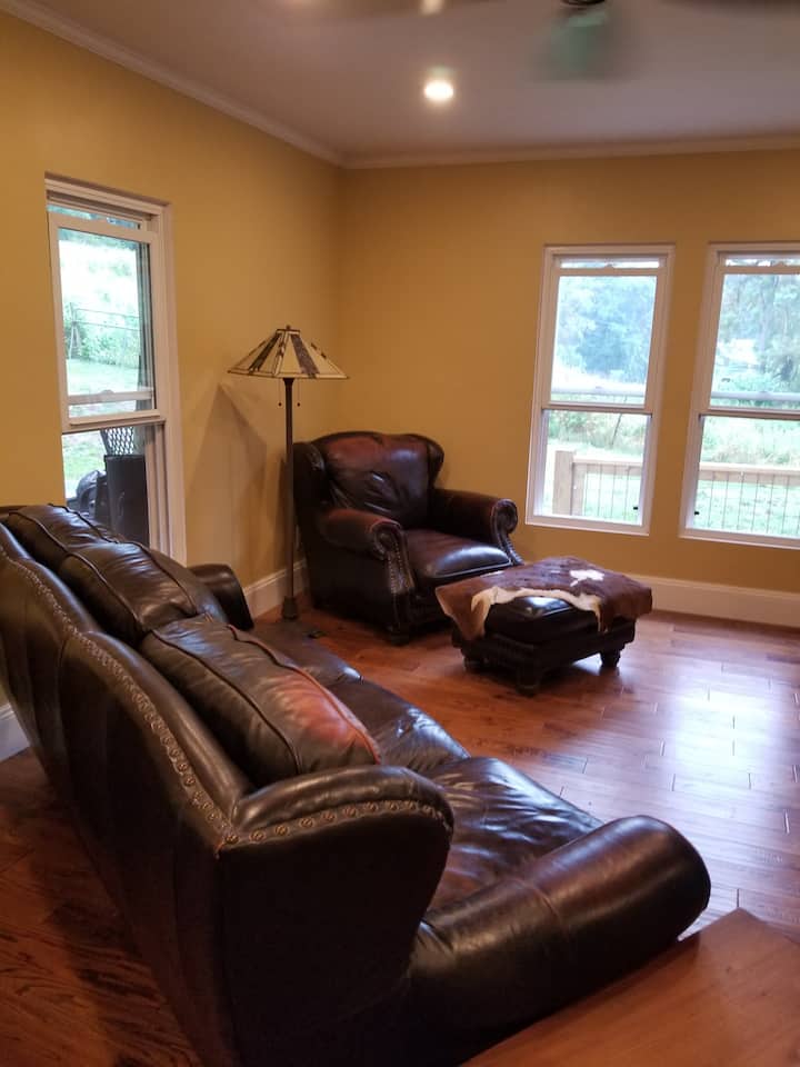 Home Conveniently Located Between Blfd & Princeton - Brush Creek Falls, Freeman