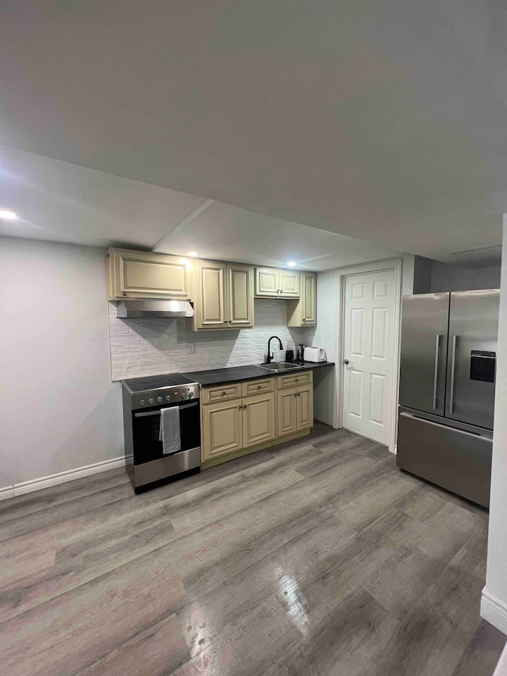 Cozy 1 Bedroom Bright Walkout Basement Apt - Guelph