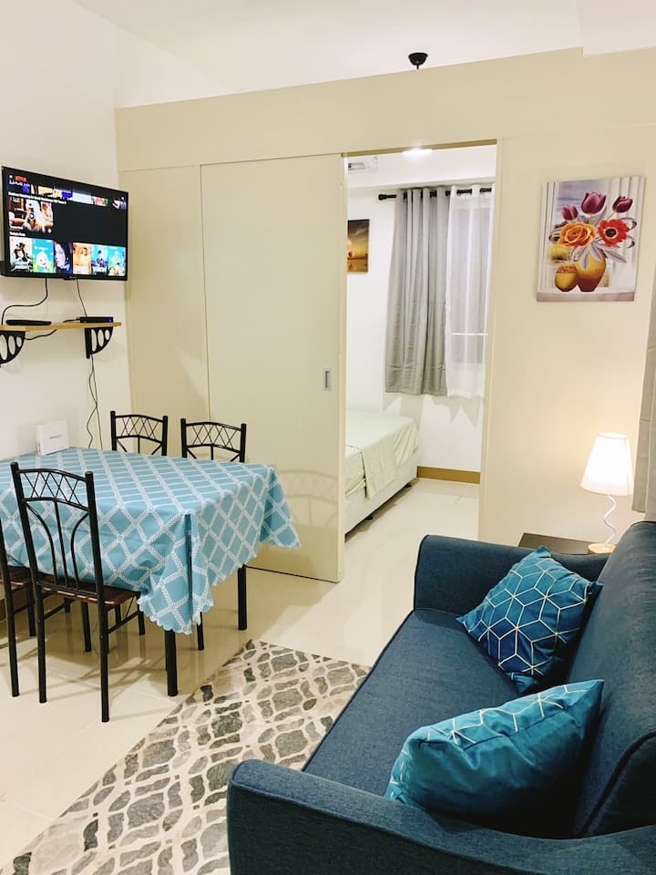 Cozy 2br Condo With Mall View At Sm Southmall - Las Piñas