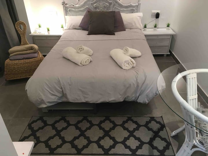 Private Room/studio-cathedral/centrogranada - Granada