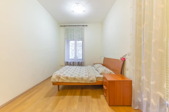Nice 1br At Center, Khreschatyk St., Arena Citi,b9 - Kiew