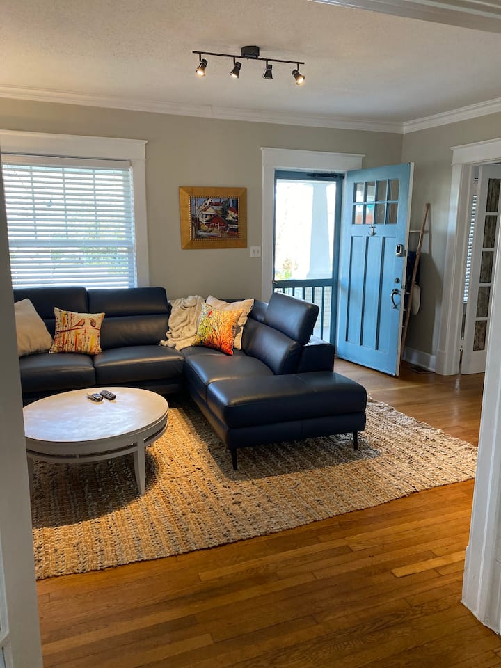 The Friendly Bungalow - Greensboro