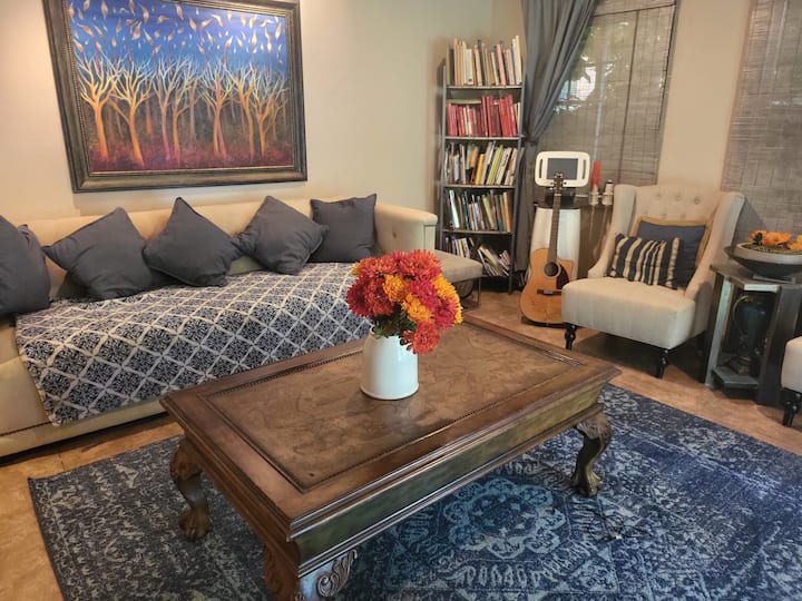 House With A Green Backyard - Costa Mesa, CA