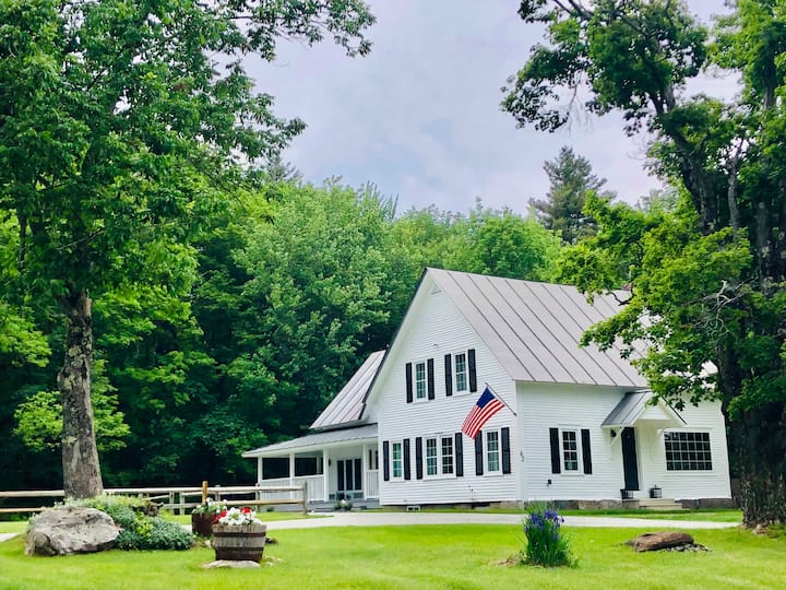 The White House - Sleeps 16 - Killington Farmhouse - Killington, VT