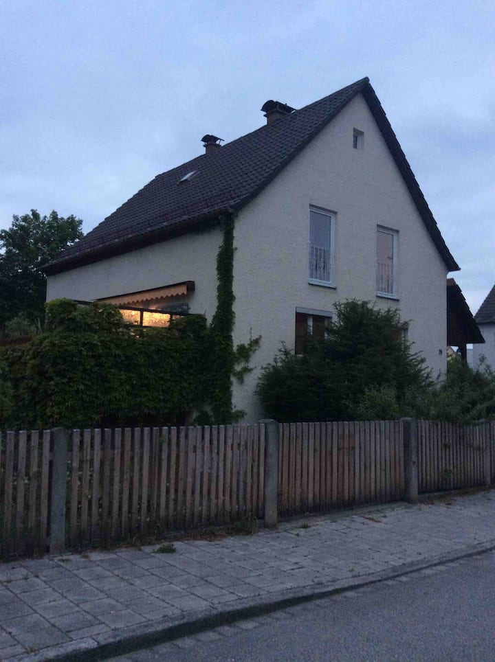 Herbstfestzimmer Kurzfristig Zu Vergeben - Rosenheim