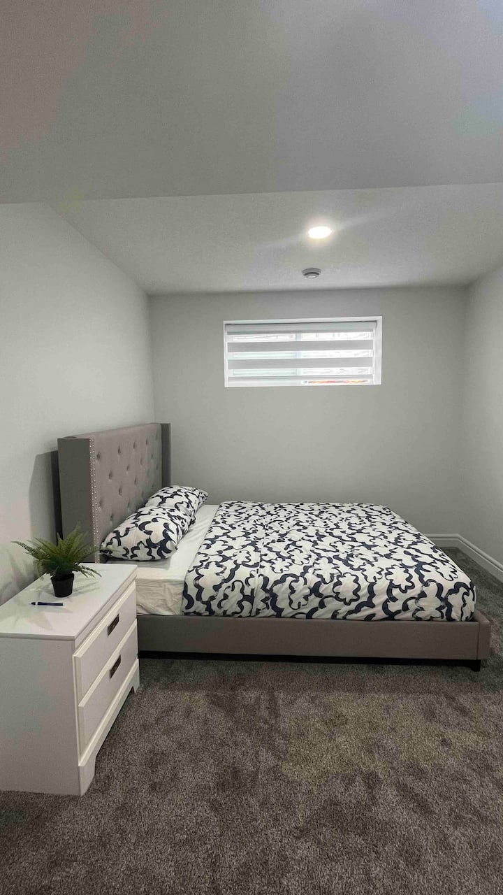 The Peace And Cozy Airbnb - Edmonton