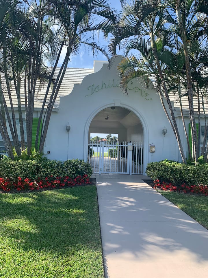 Waterfront East Delray Beach, Spectacular Views! - Delray Beach