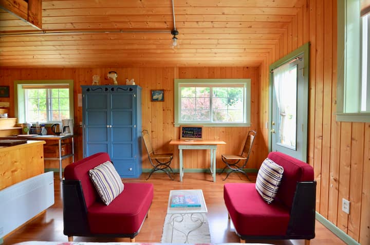 Pig Tail Suite At Once In A Blue Moon Farm - Orcas Island, WA