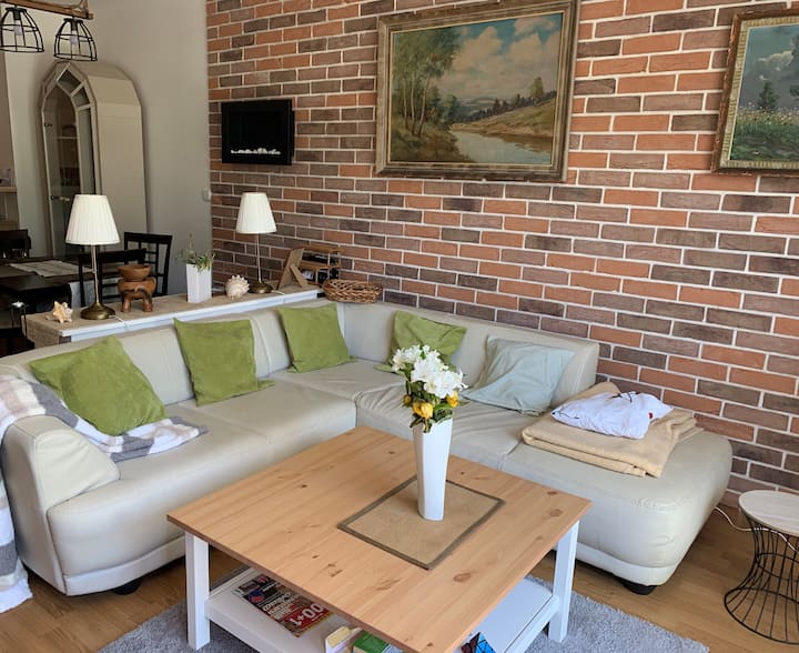 Townhouse In Prague, Minute To Center, Parking Lot - Aéroport de Prague-Václav-Havel (PRG)