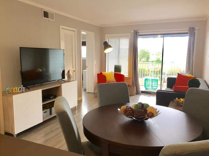 Great Panoramic Views Meet Modern Beach Chic ! - Palmetto Dunes, SC