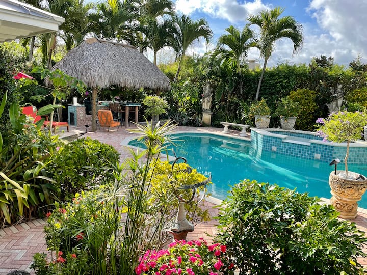 Tropical Charm - West Palm Beach, FL