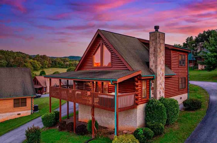 5 Mil To Dollywood, 4bed/4bath, 3 King Beds, Hot Tub, Arcade, Grill, Fire Pit! - Sevierville, TN