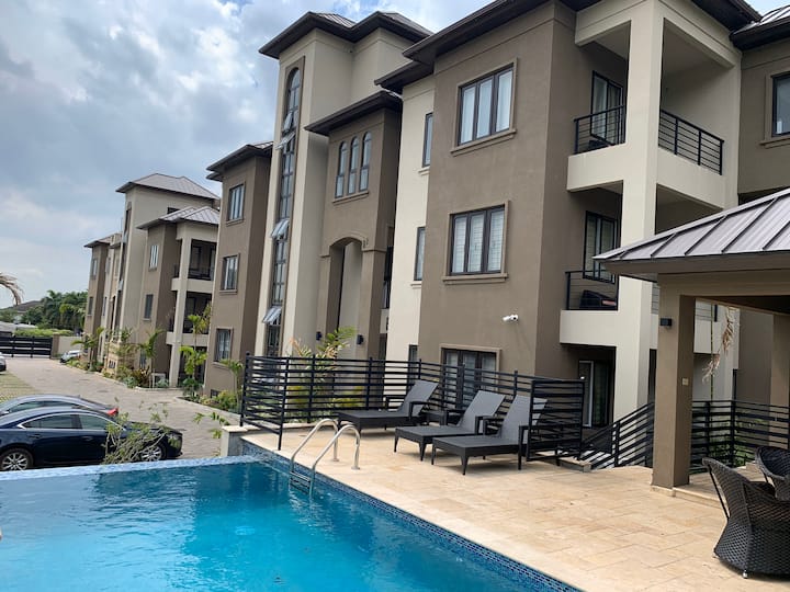 Modern Penthouse At Norbrook Suites - Kingston