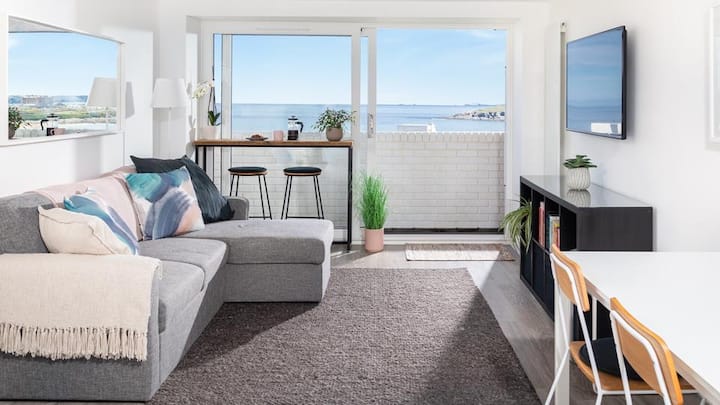 Stunning Ocean Views. Coastal Hideaway - Holywell