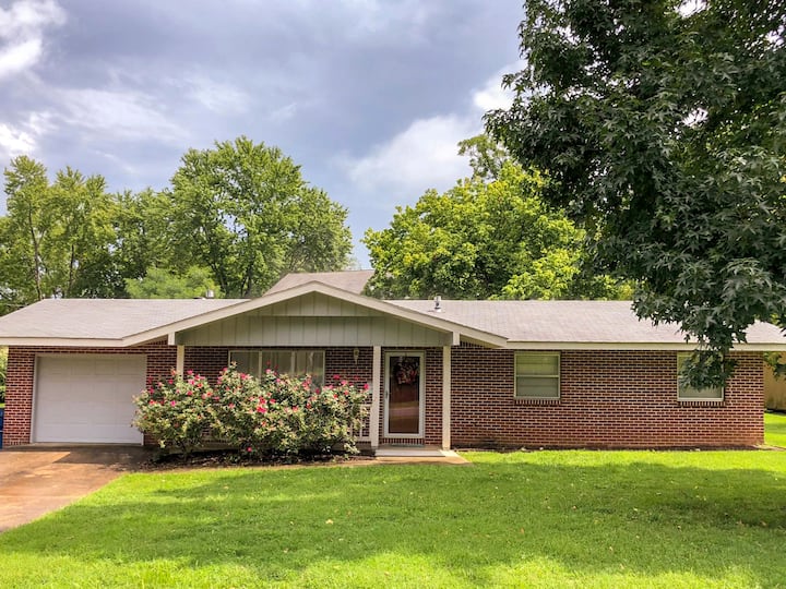 Bike In / Bike Out - Adventure Awaits On Main - Bentonville, AR