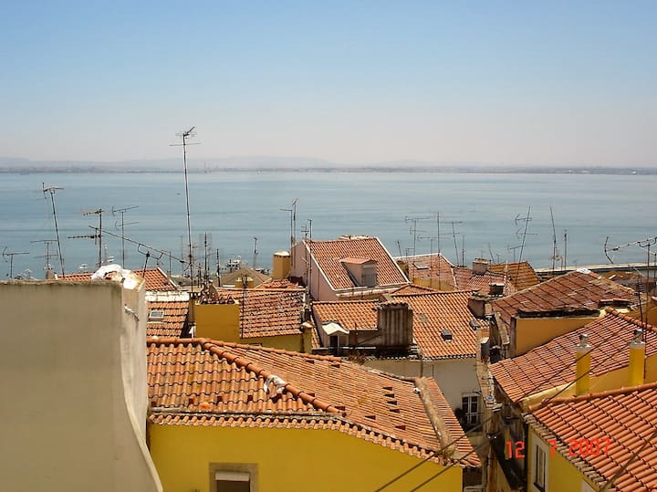 «Alfama Nest» Apartment 2 Rooms View Over Ocean - Lisbon