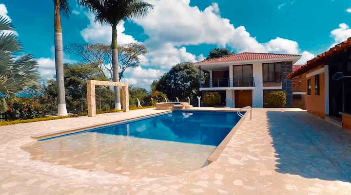 *Finca Pereira Grupos 20-35 Pax Por Coffeebreak* - Pereira