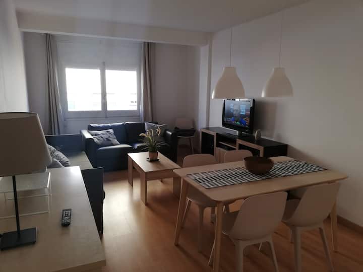 Not Far From Beach. 20 Min By Metro To Center. - Badalona