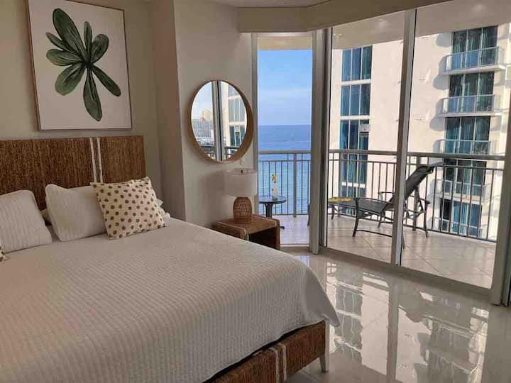 Miami - Modern 1 Bdrm Oceanview - Sunny Isles Beach, FL