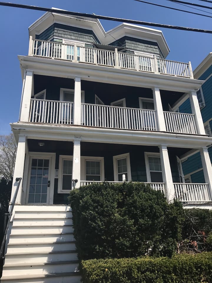 Clean & Spacious 2 Bedroom Near Downtown - Boston, MA
