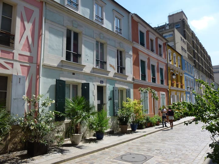 Maison Dans La Rue Crémieux - Paris