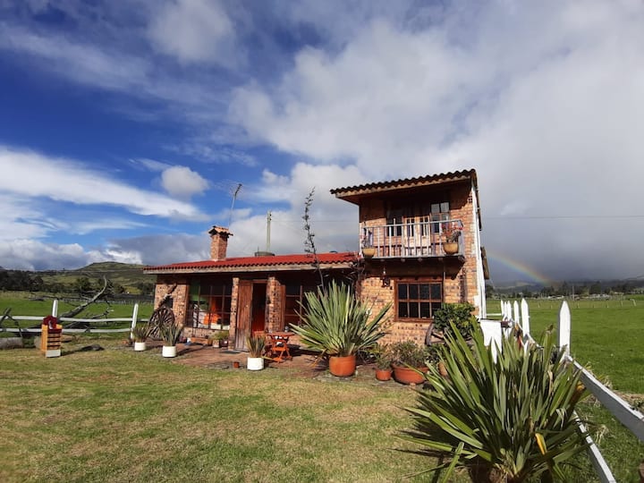 La Esperanza Mágica; Casita Rodeada De  Montañas - Guasca
