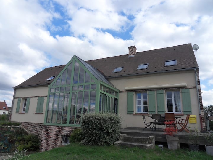 Ermenonville , Au Calme Le Cornouiller - Ermenonville