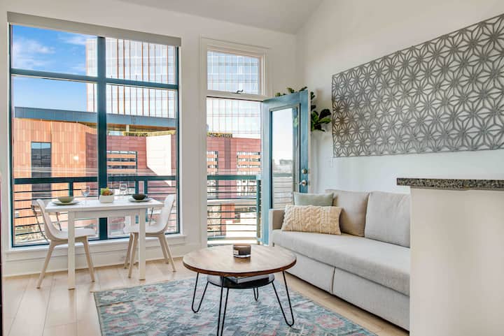 Unique Loft In The Heart Of Iconic South End - Charlotte, NC