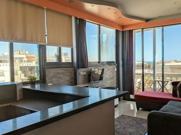 Modern Sunny Great Location And Seaview - Hurghada