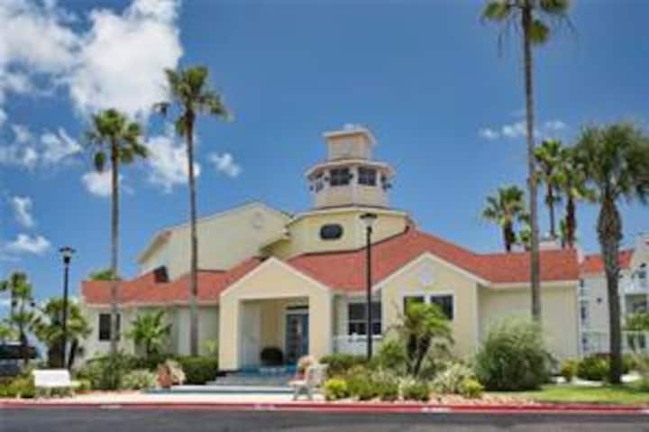 North Padre Beach Condo Ocean/pool/hotub/pond View - North Padre Island, TX