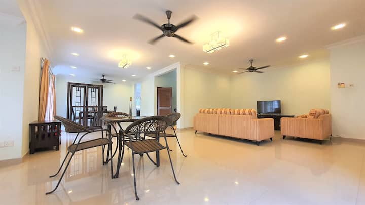 ֎ Spacious Sparkling Clean Semi D @ Puchong 16pax+ - Cyberjaya
