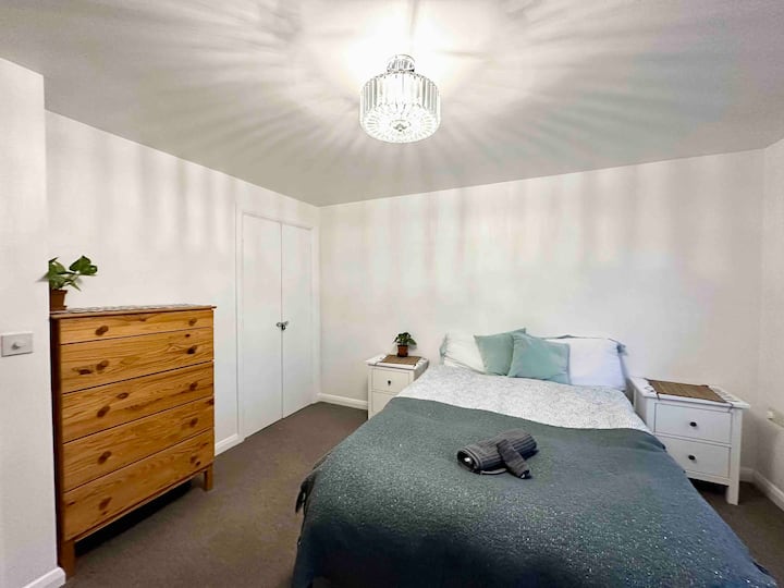 Spacious & Bright 1 Bdr Flat - Great Location! - Londres