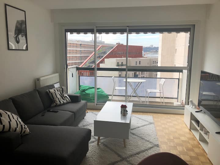 Appartement Avec Balcon, Refait à Neuf - Lyon