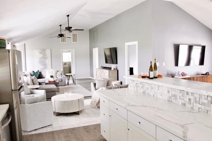 The Lux Of Aggieland - College Station, TX