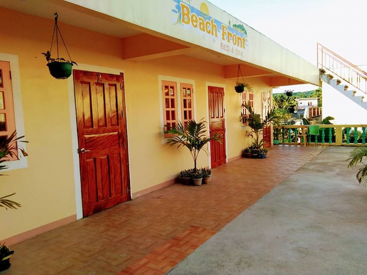Beach Front Batanes: Room For 5pax Free Transfer - Ivana
