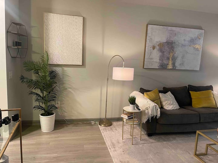Modern And Serene One Bedroom - Sandy Springs, GA