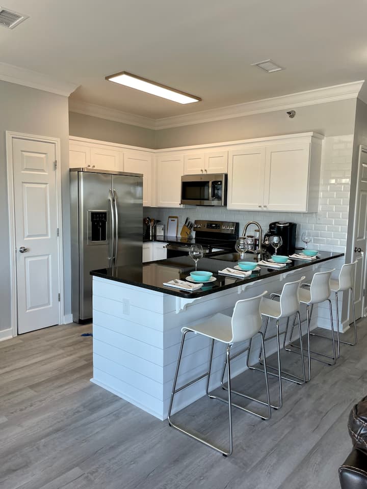 Romar Lakes /Private Beach Access/ Pool/king Suite - Orange Beach, AL